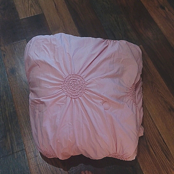 Bedding | Gently Used Pink Comforter With Small Synches | Poshmark